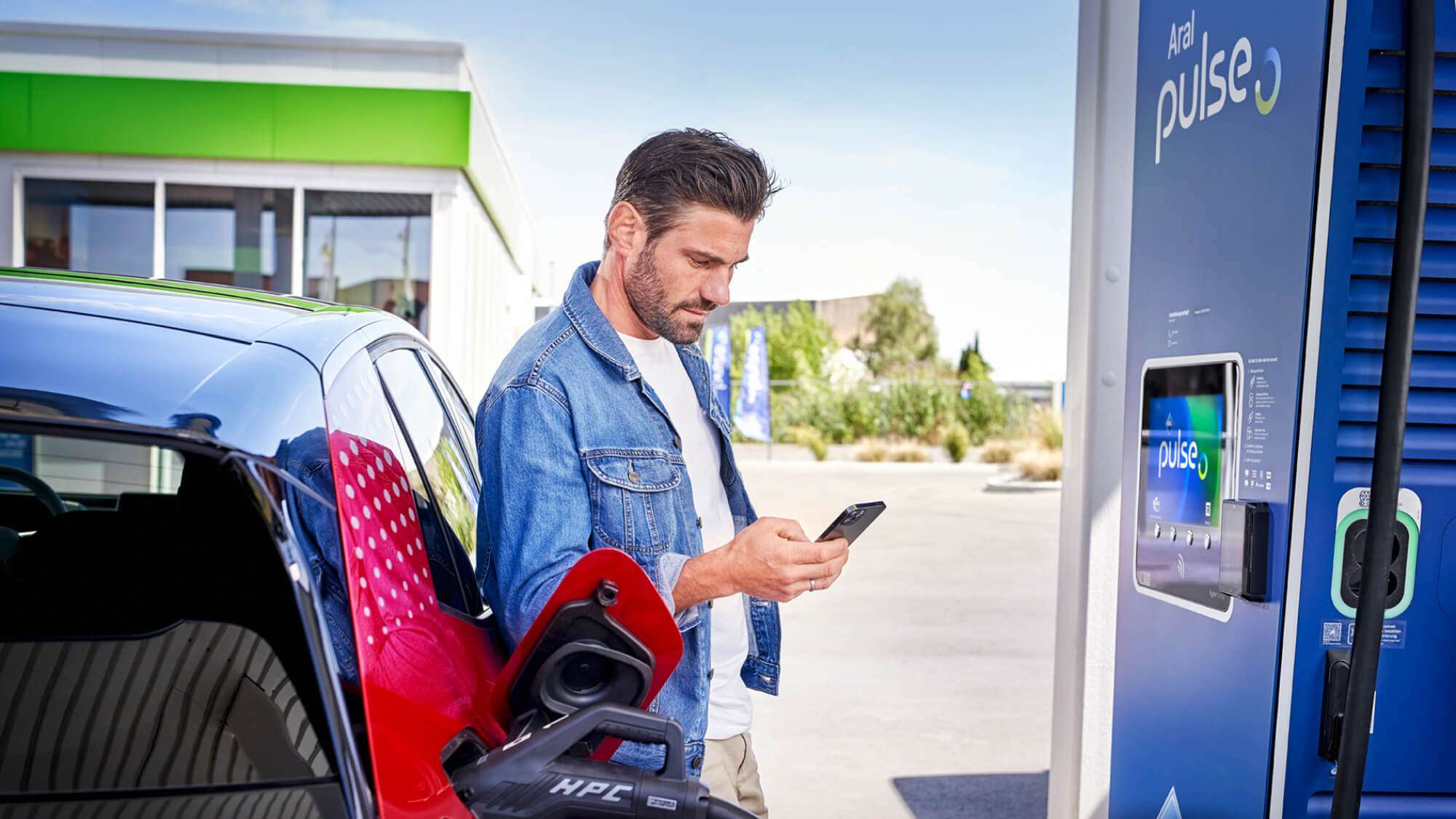 Schnellladestation & Ladesäulen für dein E-Auto | Aral pulse
