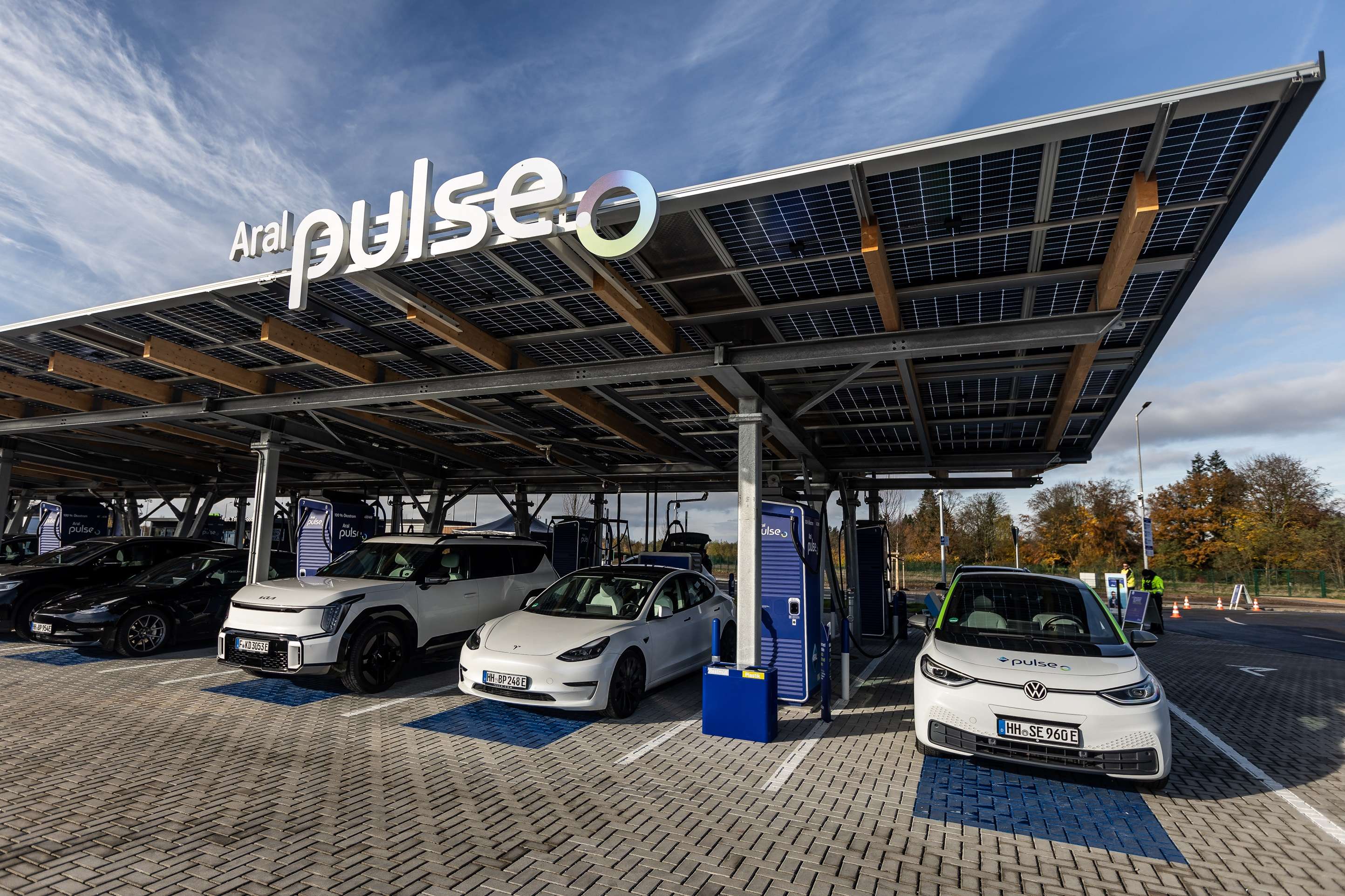 Ultraschnelles Laden und smarter Store: Aral pulse eröffnet ersten ...